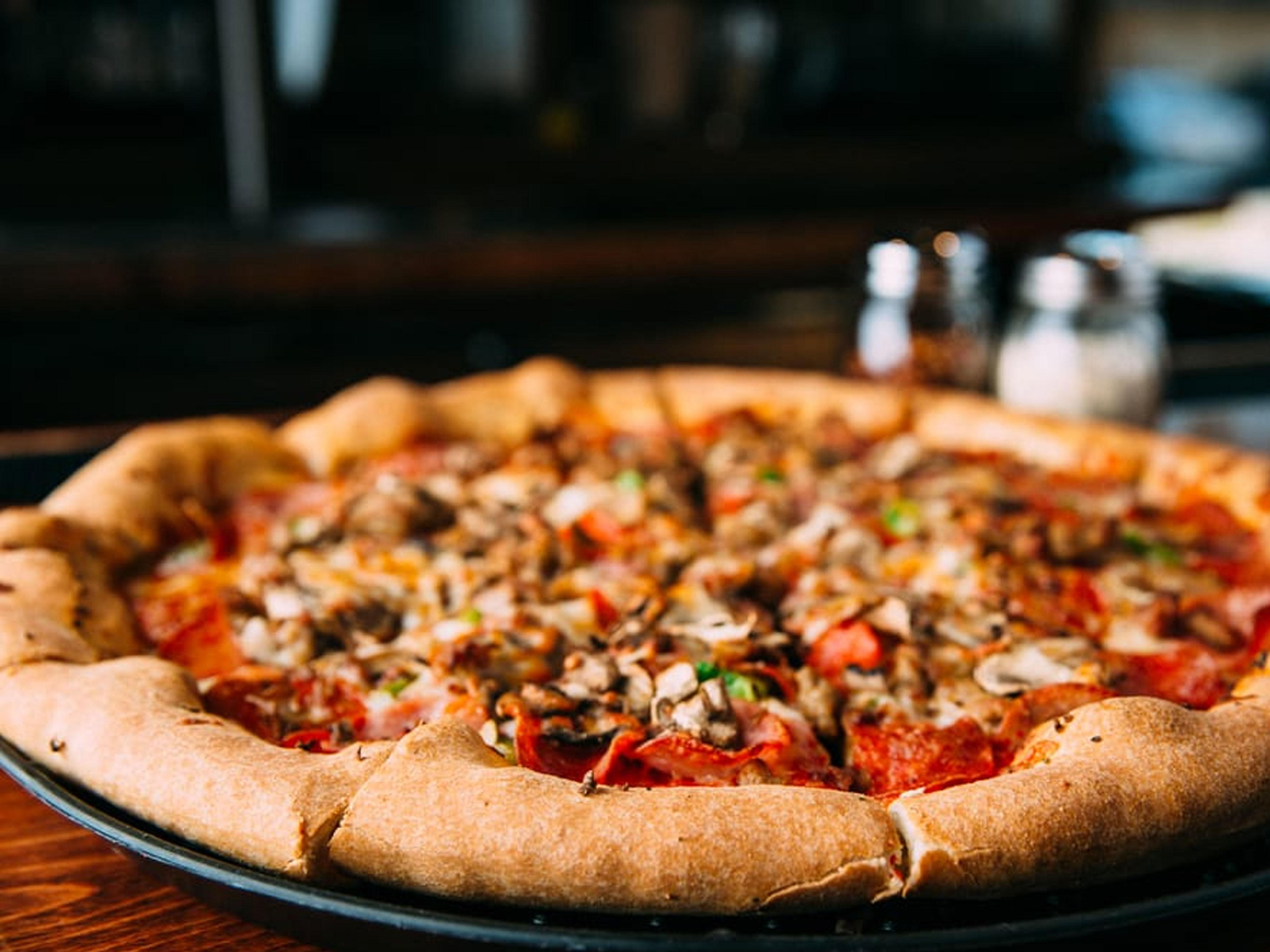 DoubleDave s Pizzaworks Delivery Menu Locations Near You Favor Delivery